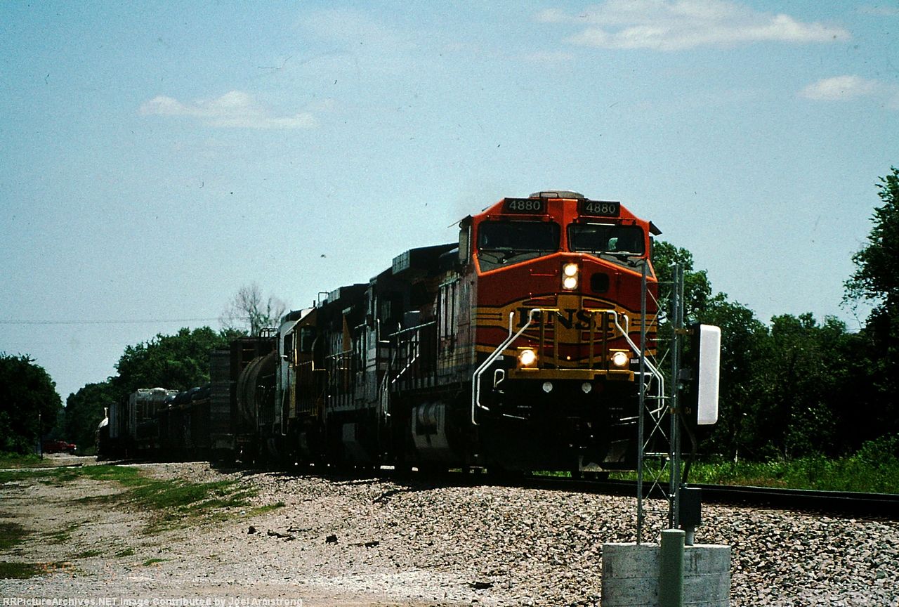 BNSF 4880